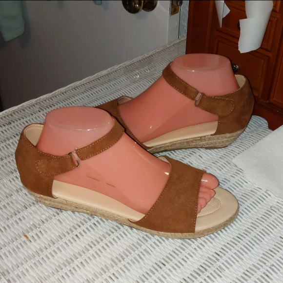 Salon Studio | Shoes | Salon Studio Sandals | Poshmark